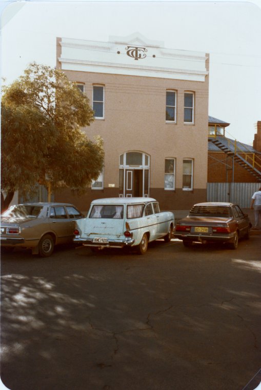 The Goldfields Tattersalls Club, Kalgoorlie - part two - JPG 58.6 KB