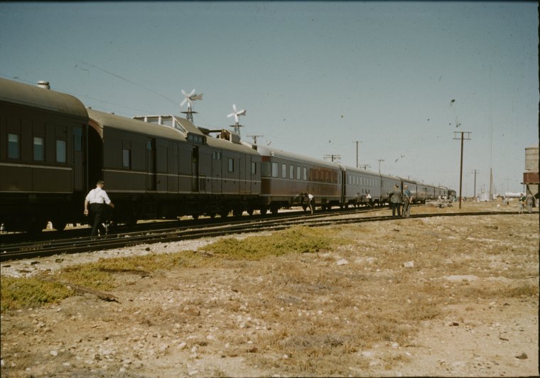 Passenger train, probably at Cook Railway Station - JPG 91.4 KB