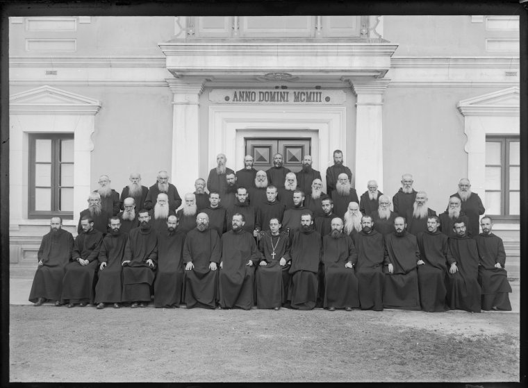 Monks at New Norcia - JPG 88.0 KB
