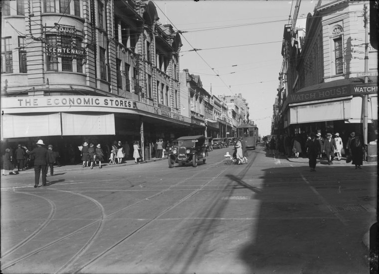 Hay Street east from the William Street intersection, Perth - JPG 102.3 KB
