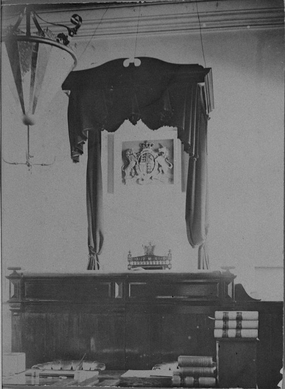 The Courthouse, Perth, exterior and interior - JPG 69.8 KB