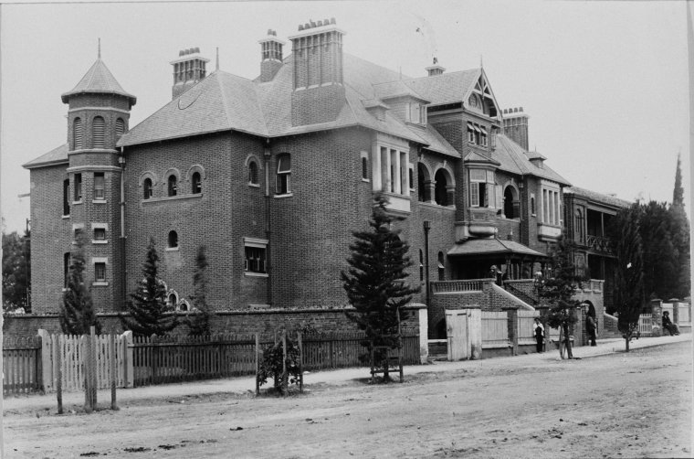 Perth Hospital, Murray Street, Perth - JPG 87.5 KB