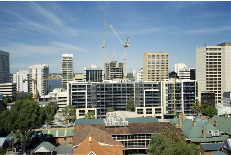 Views over Perth rooftops - JPG 98.2 KB