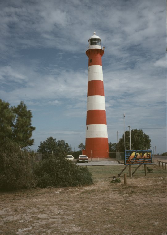 Point Moore Lighthouse, Geraldton - JPG 63.1 KB