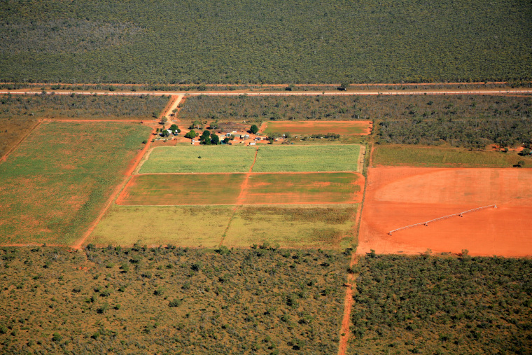 Aerial photographs of Roebuck Plains - JPG 284.3 KB