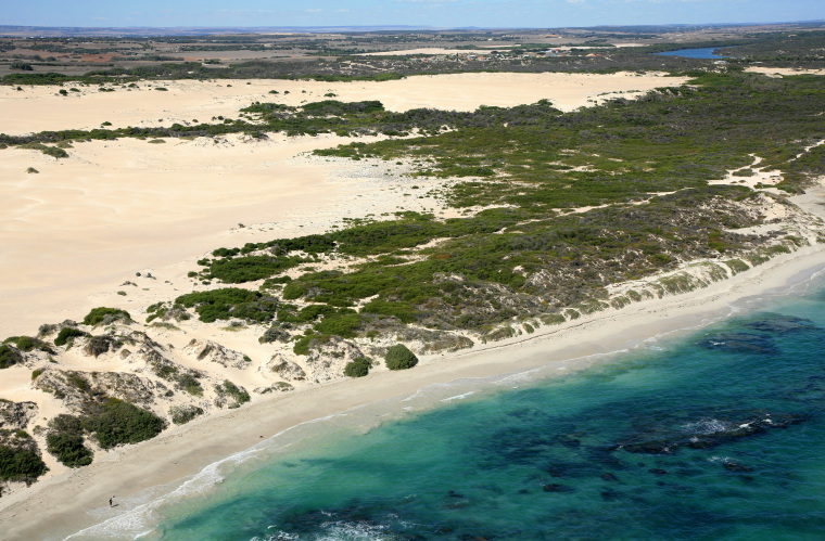 Aerial photographs of Cape Burney - JPG 211.5 KB