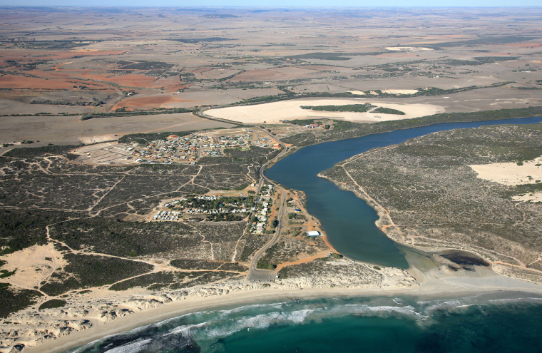 Aerial photographs of Cape Burney - JPG 227.0 KB