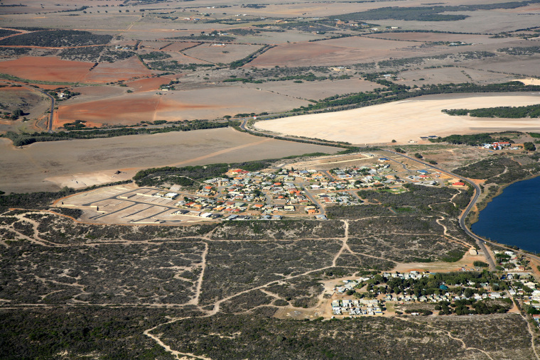 Aerial photographs of Cape Burney - JPG 268.8 KB