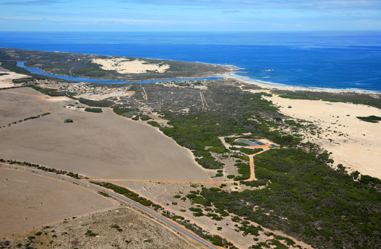 Aerial photographs of Cape Burney - JPG 203.5 KB