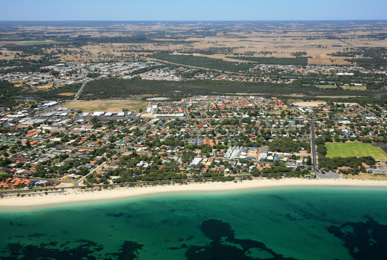 Aerial photographs of West Busselton, part two - JPG 250.7 KB