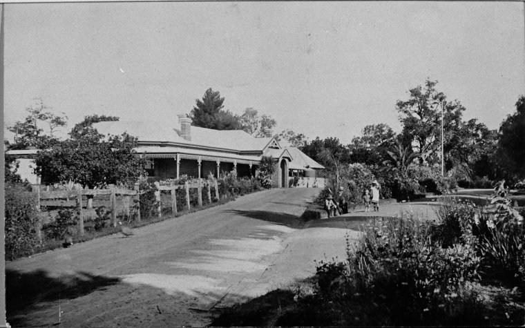 Water Hall, Guildford, home of James Morrison - JPG 87.2 KB