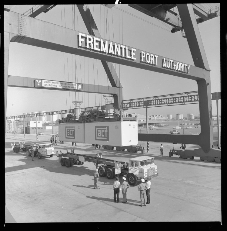 Portainer crane at No. 12 Berth of Fremantle Container Terminal, lifts ...