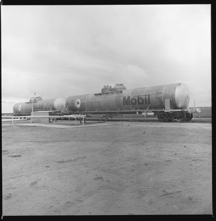Official opening of the Mobil Oil (Australia) Merredin Bulk Plant - JPG ...