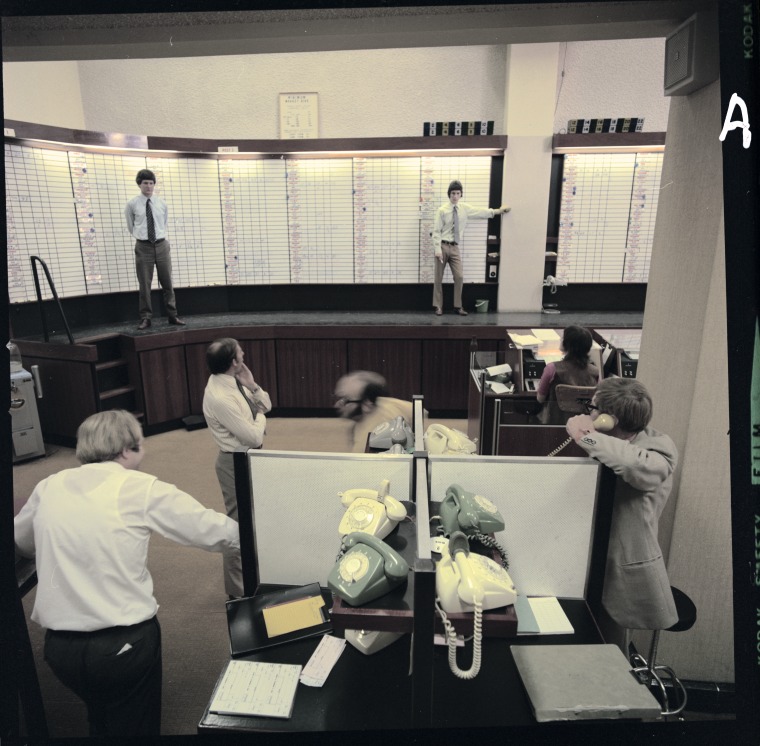 On the floor of the Stock Exchange, Perth, October 1971 - JPG 139.8 KB