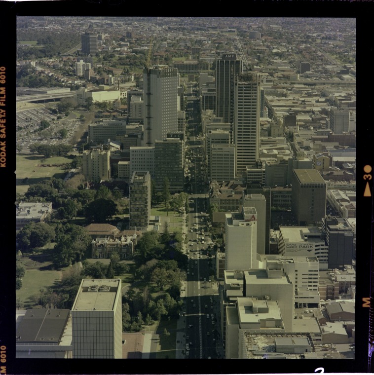 Aerial photographs of Perth CBD, 16 July 1975 - JPG 181.4 KB
