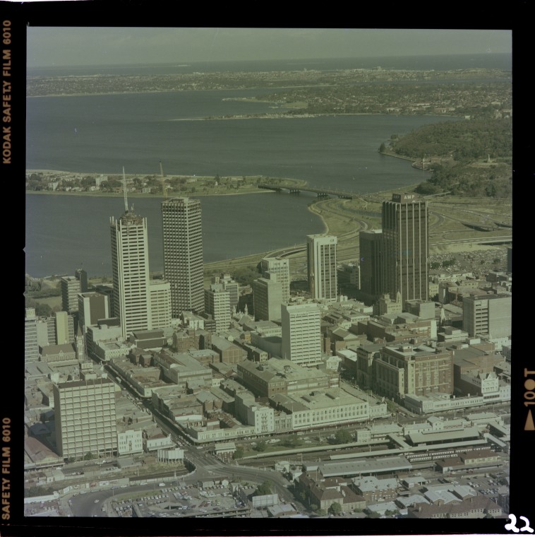 Aerial photographs of Perth CBD, 16 July 1975 - JPG 151.7 KB