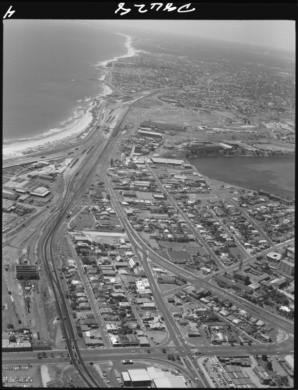 Aerial photographs of Fremantle, 16 November 1979 - JPG 159.7 KB