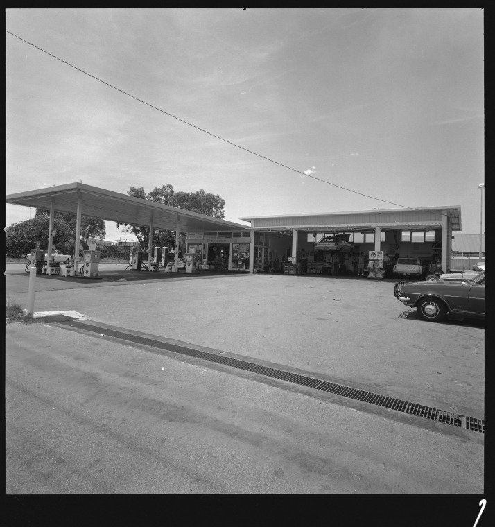 BP Odin Road service station, Balcatta, 28 November 1977 - JPG 107.2 KB