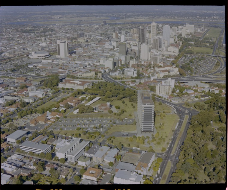 Aerial photographs of Perth CBD, 4 March 1981 - JPG 163.6 KB