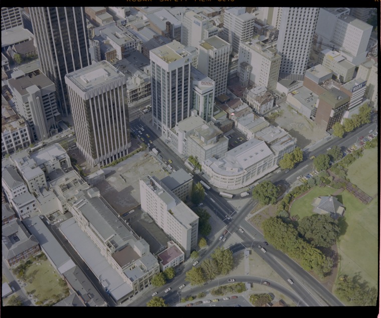 Aerial photographs of Perth CBD, 4 March 1981 - JPG 160.6 KB