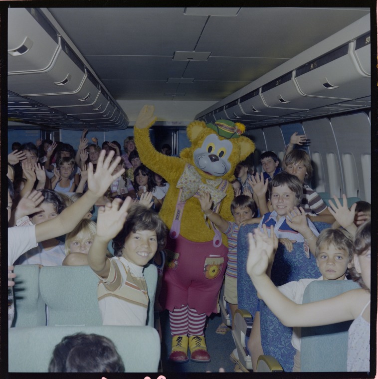 Fat Cat and children at the Jumbo Party, Perth Airport, 3 February 1982 ...