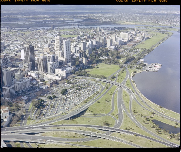 Aerial photographs of Perth CBD, 30 July 1982 - JPG 181.7 KB