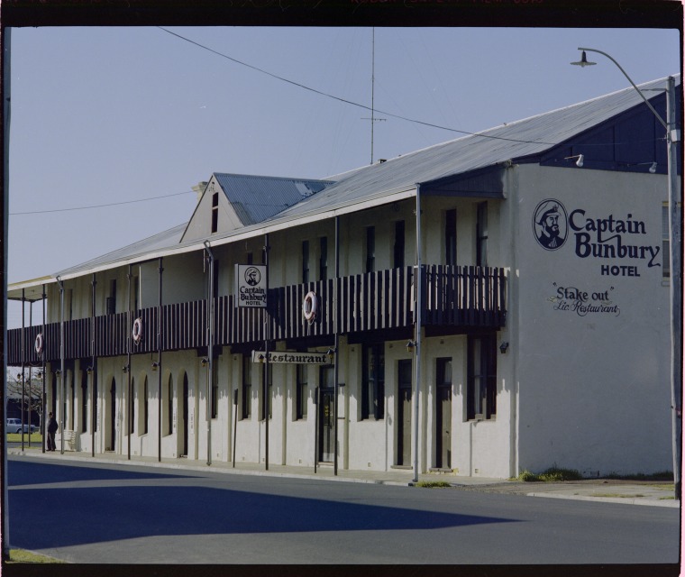 Captain Bunbury Hotel and Restaurant, Victoria Street, Bunbury, 19 July ...
