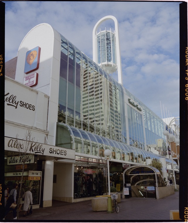 Carillon Centre, Hay Street Mall, Perth, 8 July 1985 - JPG 130.6 KB