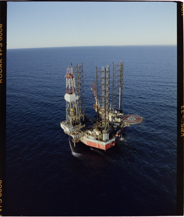 The Maersk Valiant offshore oil platform, Western Australia, 15 July ...