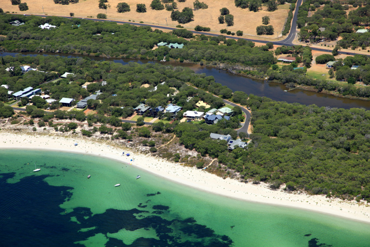 Aerial photographs of Quindalup, 27 January 2012 - JPG 248.5 KB