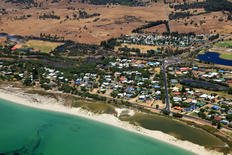 Aerial photographs of Quindalup, 27 January 2012 - State Library of ...