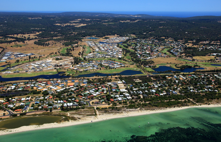 Aerial photographs of Quindalup, 27 January 2012 - JPG 254.3 KB
