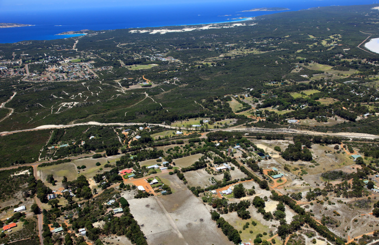 Aerial photographs of Chadwick, 18 January 2012 - JPG 267.5 KB