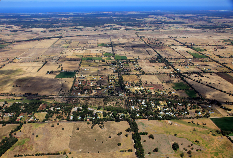 Aerial photographs of Cookernup, 5 February 2012 - JPG 270.1 KB