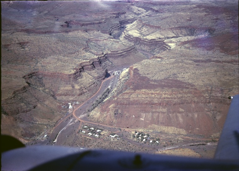 Wittenoom town and Wittenoom Gorge - JPG 138.2 KB