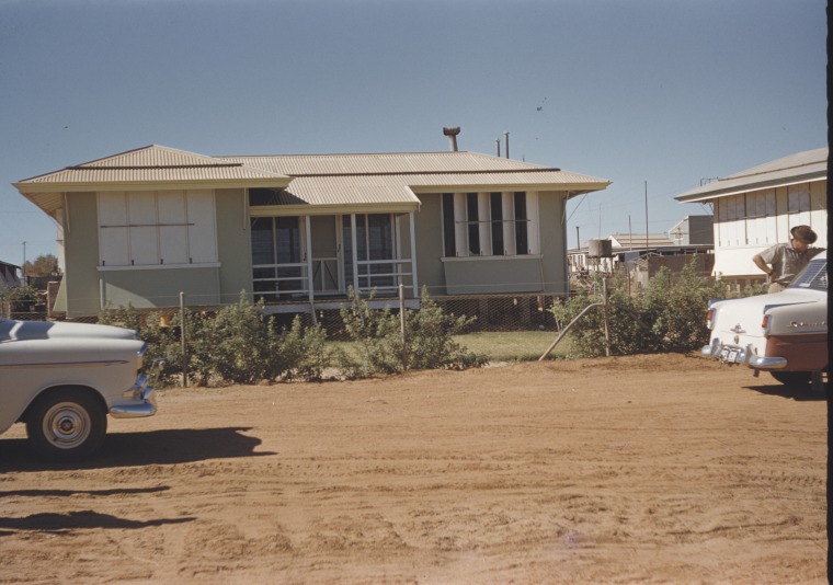 Onslow town and houses before and after the 1963 cyclone - JPG 100.3 KB