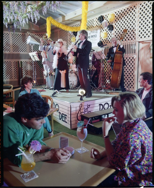 Jazz Studio play the Patio Bar at the Ansett International Hotel, Perth ...