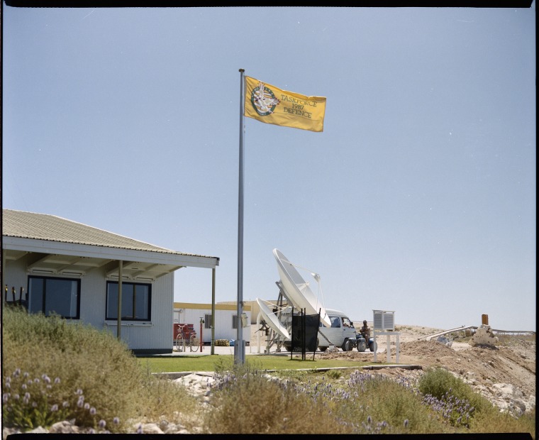 Bond Oil Pty Ltd's depot on Varanus Island, 28 August 1986 - JPG 100.2 KB