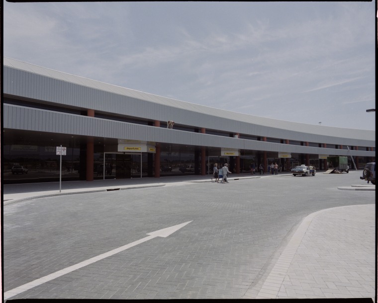 Perth International Airport terminal, 29 October 1986 - JPG 86.9 KB