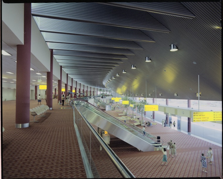 Perth International Airport terminal, 29 October 1986 - JPG 144.5 KB