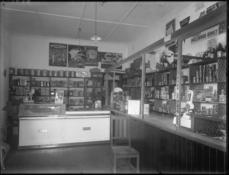 Interior of a corner store, Wembley - JPG 108.2 KB