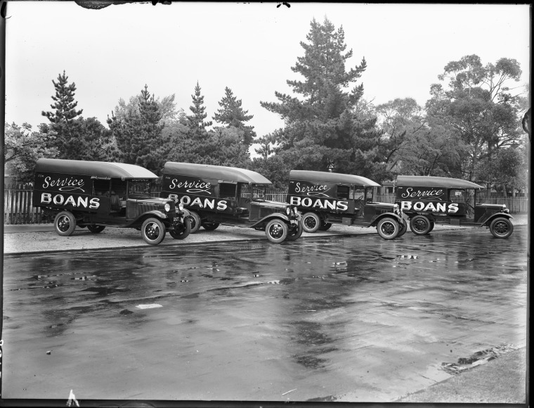 Boans Ltd service vans, Perth - JPG 136.2 KB