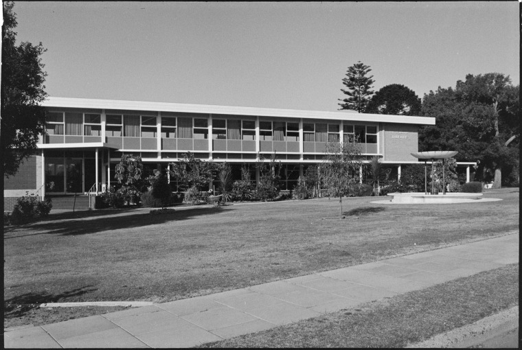 Nedlands Public Library, July 1968 - JPG 118.9 KB