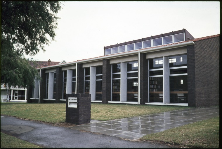 Cottesloe Public Library - JPG 112.5 KB