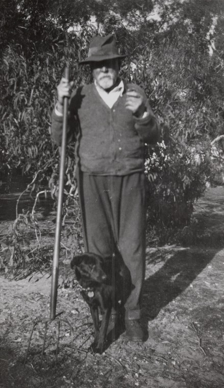 William Charles Maidment with Midge at Paringa farm - JPG 113.8 KB