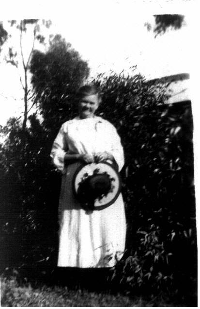 Images relating to the Rowe, Blight, Chappell and Stewart families ...