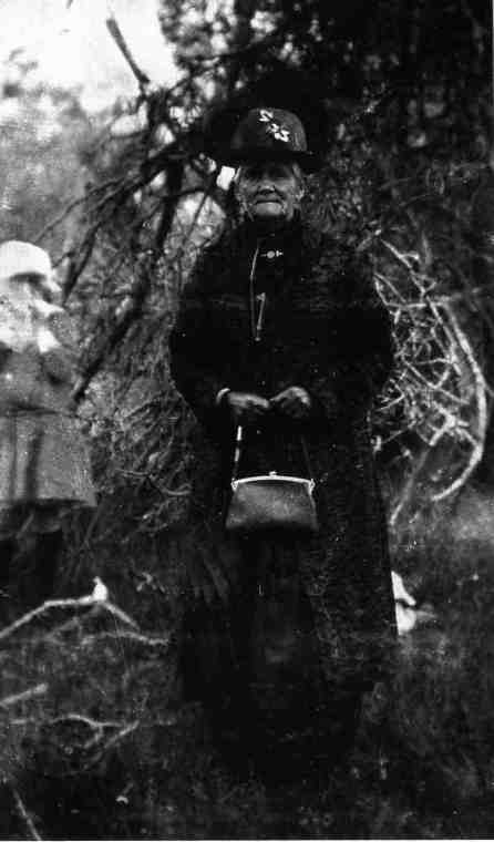 Images relating to the Rowe, Blight, Chappell and Stewart families ...