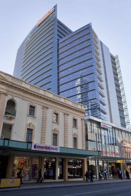 Raine Square, Perth, 23 May 2013. - JPG 124.3 KB
