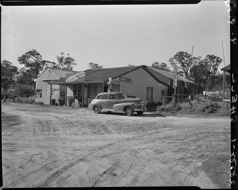 Walpole Tea Rooms and Shell service station, 9 September 1954. - JPG ...
