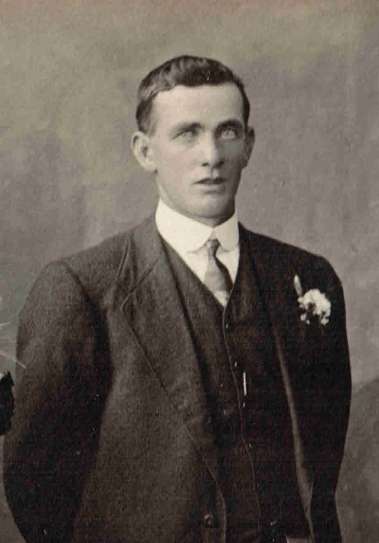 Portraits of Cornelius Moynihan and Denis Foley. - JPG 203.7 KB